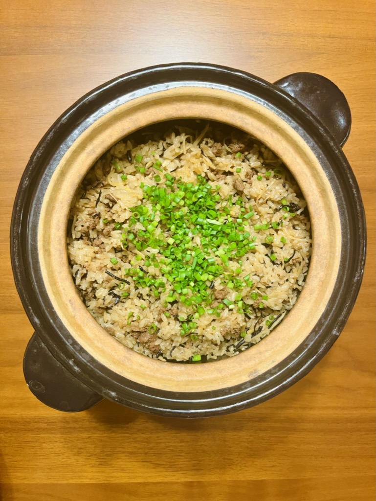 Ginger Hijiki Beef Rice – Happy Donabe Life