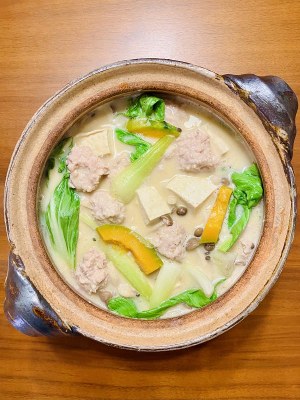 Sesame and Saikyo Miso Hot Pot with Chicken Meatballs – Happy Donabe Life