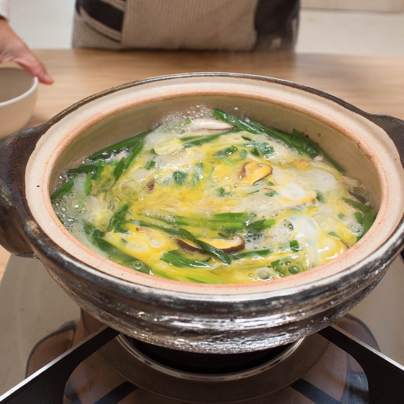 Egg-topped Garlic Chives & Shiitake – Happy Donabe Life