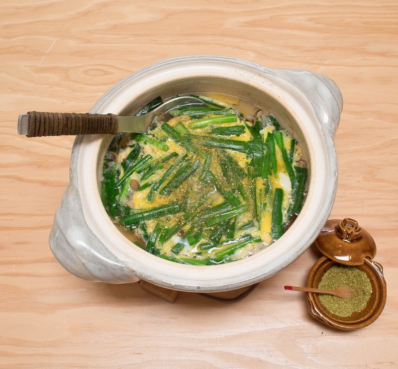 Egg-topped Garlic Chives & Shiitake – Happy Donabe Life